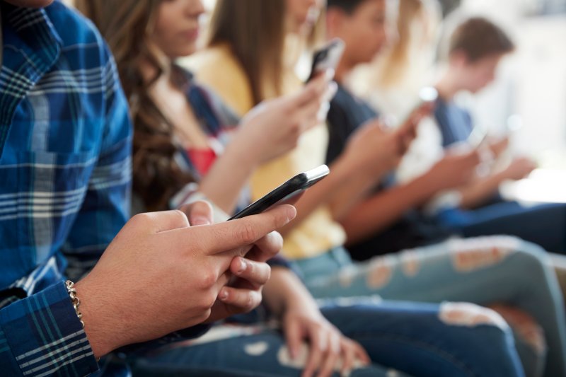 Students Need to Learn to Manage Their Own Screen Time | Edutopia