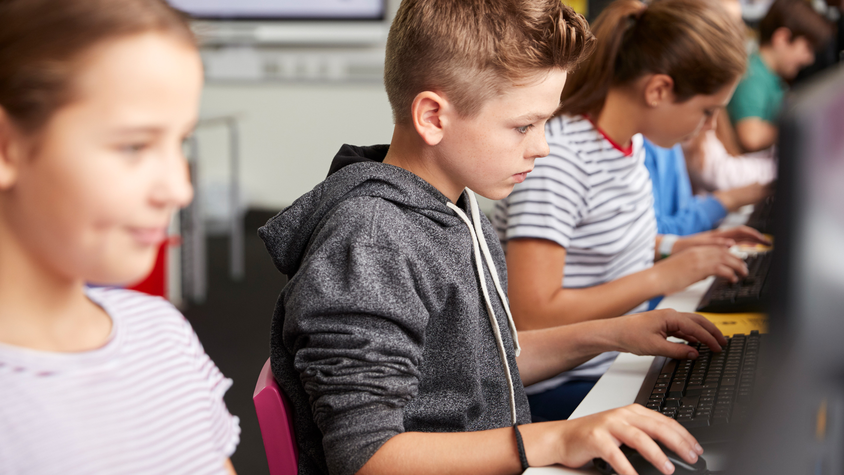 Helping Students Recognize Misinformation Online | Edutopia