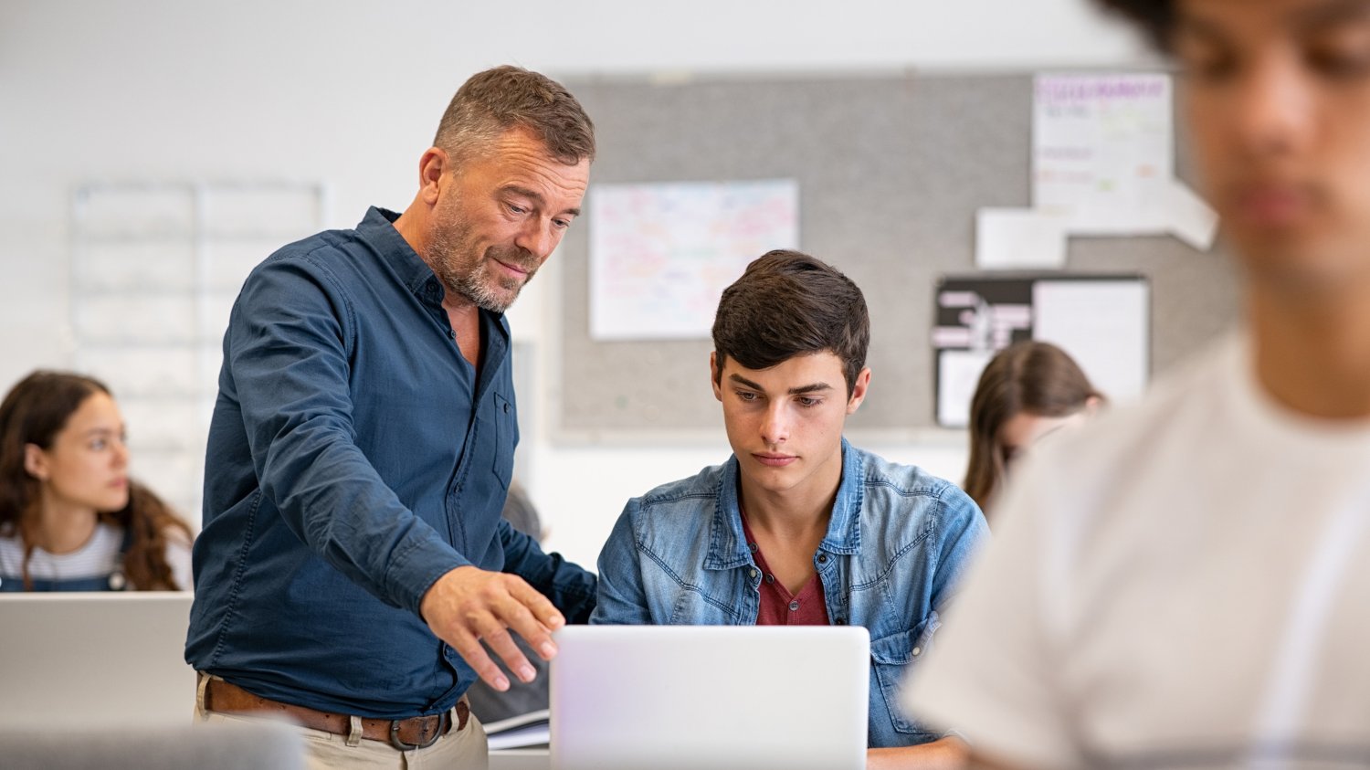 Teaching High School Students to Use LinkedIn | Edutopia